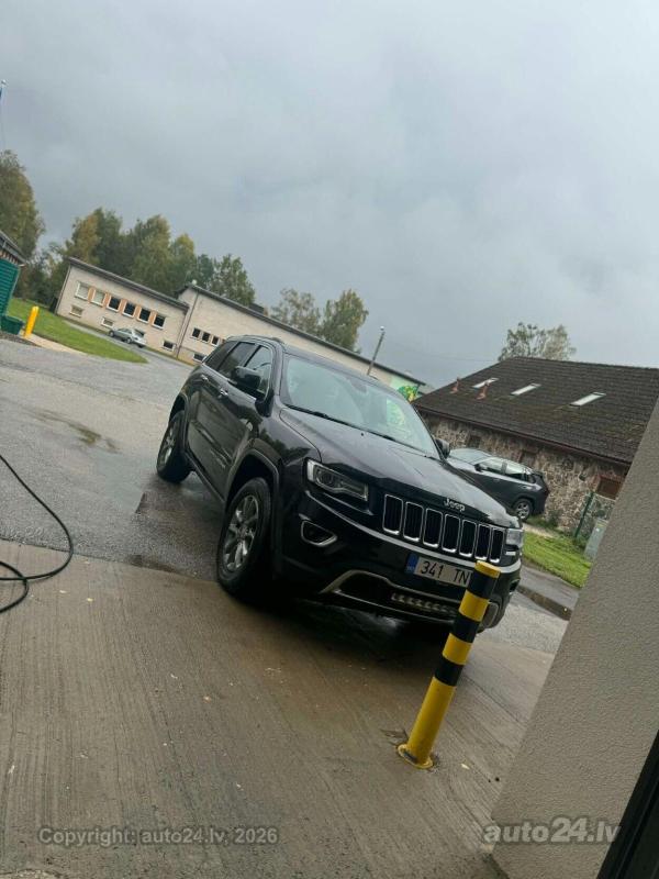 Black Jeep Grand Cherokee 2016 in Tallinn, with an engine capacity of 3.00 L and mileage of 260 thousand km for 12800 €, photo 2 on AUTOMOTO.COM.LV