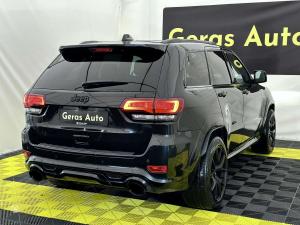 Black Jeep Grand Cherokee 2016 in Vilnius, with an engine capacity of 2.99 L and mileage of 195 thousand km for 18490 €, photo 6 on AUTOMOTO.COM.LV