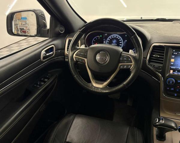 Melns Jeep Grand Cherokee 2016 Marijampole, ar dzinēja tilpumu 2.99 L un nobraukumu 241 tūkst. km par 14650 €, foto 6 vietnē AUTOMOTO.COM.LV