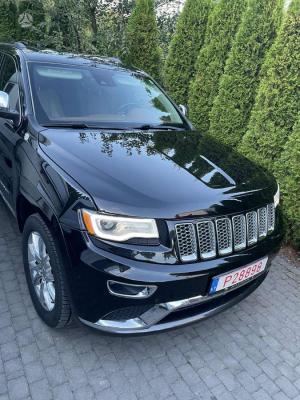 Black Jeep Grand Cherokee 2016 in Kaunas, with an engine capacity of 2.99 L and mileage of 111 thousand km for 19800 €, photo 2 on AUTOMOTO.COM.LV