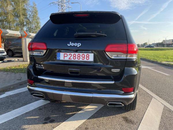 Black Jeep Grand Cherokee 2016 in Kaunas, with an engine capacity of 2.99 L and mileage of 111 thousand km for 19800 €, photo 7 on AUTOMOTO.COM.LV