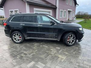 Melns Jeep Grand Cherokee 2016 Viļņa, ar dzinēja tilpumu 2.99 L un nobraukumu 220 tūkst. km par 16500 €, foto 2 vietnē AUTOMOTO.COM.LV