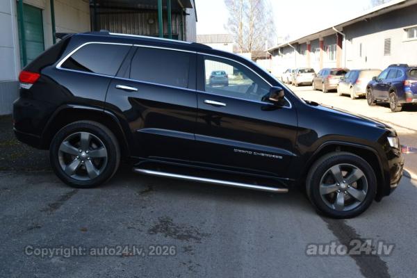 Melns Jeep Grand Cherokee 2016 Pērnava, ar dzinēja tilpumu 3.00 L un nobraukumu 234 tūkst. km par 18900 €, foto 4 vietnē AUTOMOTO.COM.LV