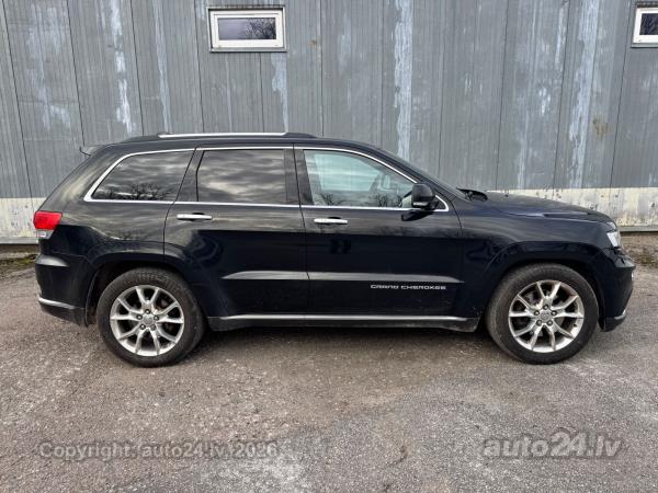 Black Jeep Grand Cherokee 2016 in Tallinn, with an engine capacity of 3.00 L and mileage of 185 thousand km for 18499 €, photo 2 on AUTOMOTO.COM.LV