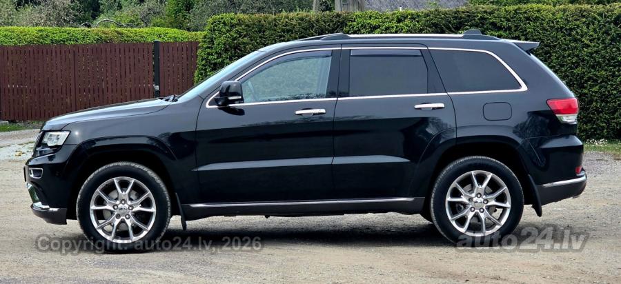 Black Jeep Grand Cherokee 2016 in Tallinn, with an engine capacity of 3.00 L and mileage of 110 thousand km for 20900 €, photo 7 on AUTOMOTO.COM.LV