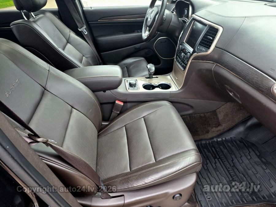 Black Jeep Grand Cherokee 2016 in Tallinn, with an engine capacity of 3.00 L and mileage of 110 thousand km for 20900 €, photo 9 on AUTOMOTO.COM.LV