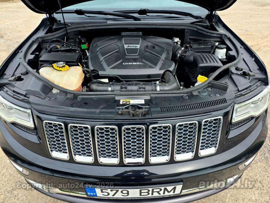 Black Jeep Grand Cherokee 2016 in Tallinn, with an engine capacity of 3.00 L and mileage of 110 thousand km for 20900 €, photo 15 on AUTOMOTO.COM.LV