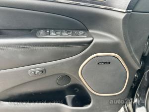 Melns Jeep Grand Cherokee 2016 Tartu, ar dzinēja tilpumu 3.00 L un nobraukumu 229 tūkst. km par 14990 €, foto 13 vietnē AUTOMOTO.COM.LV