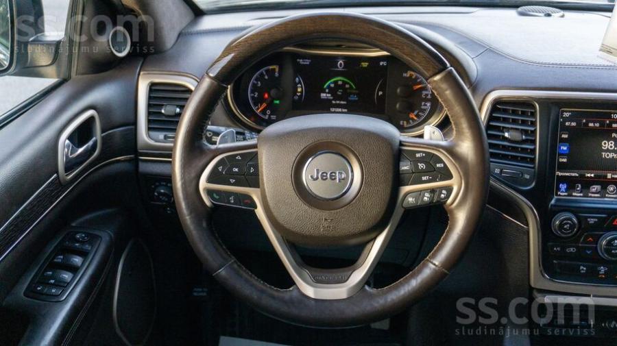 Melns Jeep Grand Cherokee 2016 Rīga, ar dzinēja tilpumu 3.00 L un nobraukumu 121 tūkst. km par 17590 €, foto 14 vietnē AUTOMOTO.COM.LV