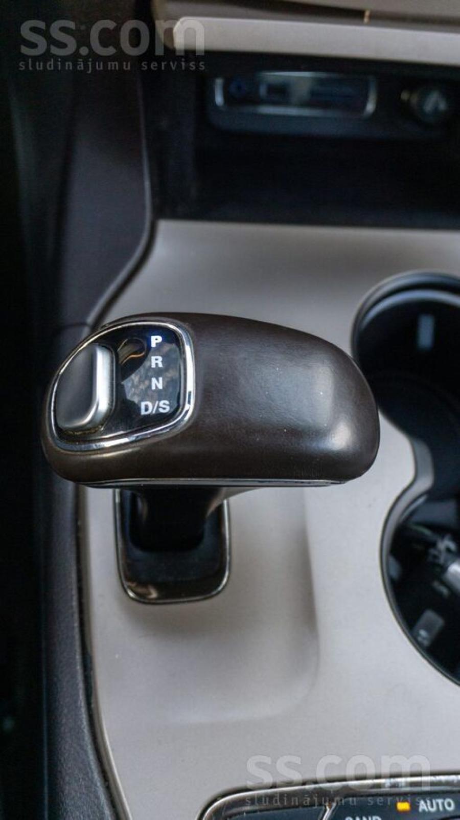 Melns Jeep Grand Cherokee 2016 Rīga, ar dzinēja tilpumu 3.00 L un nobraukumu 121 tūkst. km par 17590 €, foto 16 vietnē AUTOMOTO.COM.LV