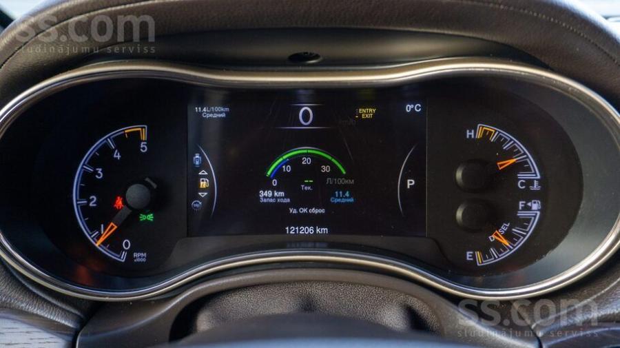Melns Jeep Grand Cherokee 2016 Rīga, ar dzinēja tilpumu 3.00 L un nobraukumu 121 tūkst. km par 17590 €, foto 20 vietnē AUTOMOTO.COM.LV