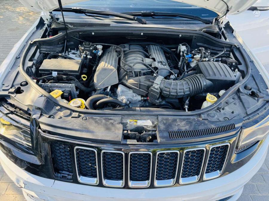 Black Jeep Grand Cherokee 2016 in Kaisiadorys, with an engine capacity of 6.40 L and mileage of 150 thousand km for 14950 €, photo 7 on AUTOMOTO.COM.LV