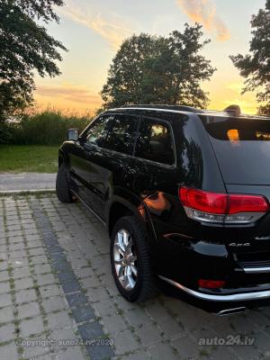 Black Jeep Grand Cherokee 2016 in Tallinn, with an engine capacity of 3.00 L and mileage of 197 thousand km for 15999 €, photo  on AUTOMOTO.COM.LV