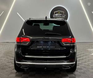 Black Jeep Grand Cherokee 2016 in Marijampole, with an engine capacity of 2.99 L and mileage of 186 thousand km for 16750 €, photo 7 on AUTOMOTO.COM.LV