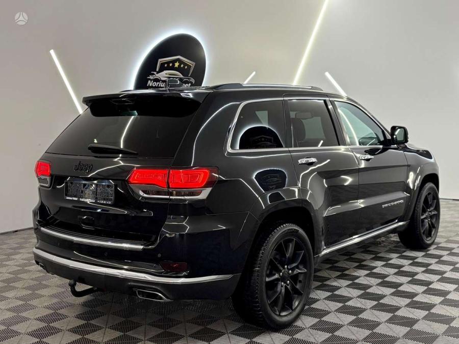 Black Jeep Grand Cherokee 2016 in Marijampole, with an engine capacity of 2.99 L and mileage of 186 thousand km for 16750 €, photo 8 on AUTOMOTO.COM.LV