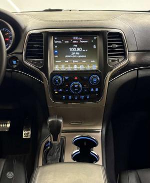 Black Jeep Grand Cherokee 2016 in Marijampole, with an engine capacity of 2.99 L and mileage of 186 thousand km for 16750 €, photo 12 on AUTOMOTO.COM.LV