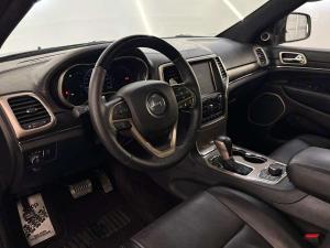 Black Jeep Grand Cherokee 2016 in Marijampole, with an engine capacity of 2.99 L and mileage of 186 thousand km for 16750 €, photo 16 on AUTOMOTO.COM.LV