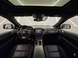 Black Jeep Grand Cherokee 2016 in Marijampole, with an engine capacity of 2.99 L and mileage of 186 thousand km for 16750 €, photo 19 on AUTOMOTO.COM.LV