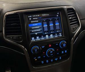 Black Jeep Grand Cherokee 2016 in Marijampole, with an engine capacity of 2.99 L and mileage of 186 thousand km for 16750 €, photo 24 on AUTOMOTO.COM.LV