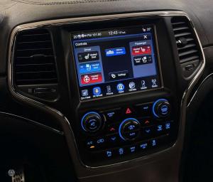 Black Jeep Grand Cherokee 2016 in Marijampole, with an engine capacity of 2.99 L and mileage of 186 thousand km for 16750 €, photo 25 on AUTOMOTO.COM.LV