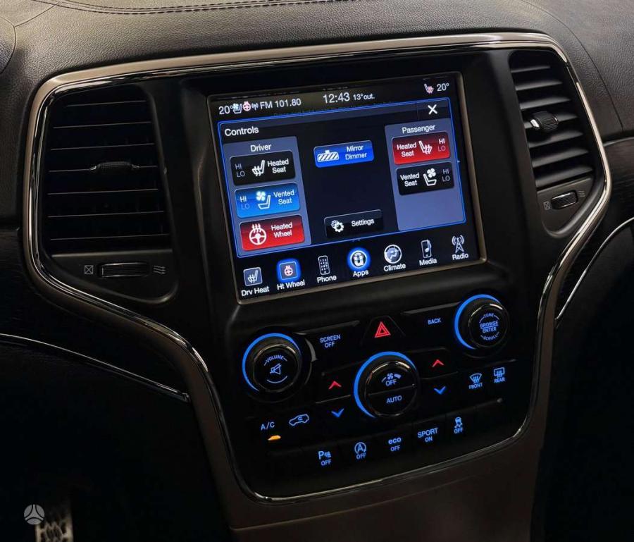 Black Jeep Grand Cherokee 2016 in Marijampole, with an engine capacity of 2.99 L and mileage of 186 thousand km for 16750 €, photo 25 on AUTOMOTO.COM.LV
