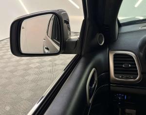 Black Jeep Grand Cherokee 2016 in Marijampole, with an engine capacity of 2.99 L and mileage of 186 thousand km for 16750 €, photo 31 on AUTOMOTO.COM.LV