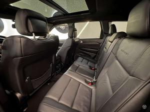 Black Jeep Grand Cherokee 2016 in Marijampole, with an engine capacity of 2.99 L and mileage of 186 thousand km for 16750 €, photo 33 on AUTOMOTO.COM.LV