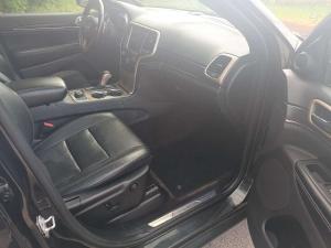 Melns Jeep Grand Cherokee 2016 Tauragė, ar dzinēja tilpumu 3.60 L un nobraukumu 300 tūkst. km par 12500 €, foto 18 vietnē AUTOMOTO.COM.LV