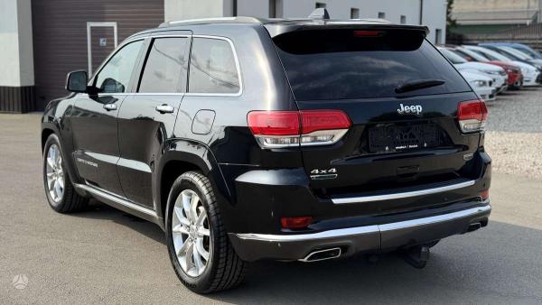 Black Jeep Grand Cherokee 2016 in Telschi, with an engine capacity of 2.99 L and mileage of 158 thousand km for 16800 €, photo 8 on AUTOMOTO.COM.LV