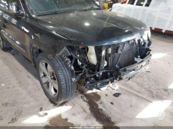 Melns Jeep Grand Cherokee 2016 Šauļi, ar dzinēja tilpumu 5.65 L un nobraukumu 208 tūkst. km par 11400 €, foto 9 vietnē AUTOMOTO.COM.LV