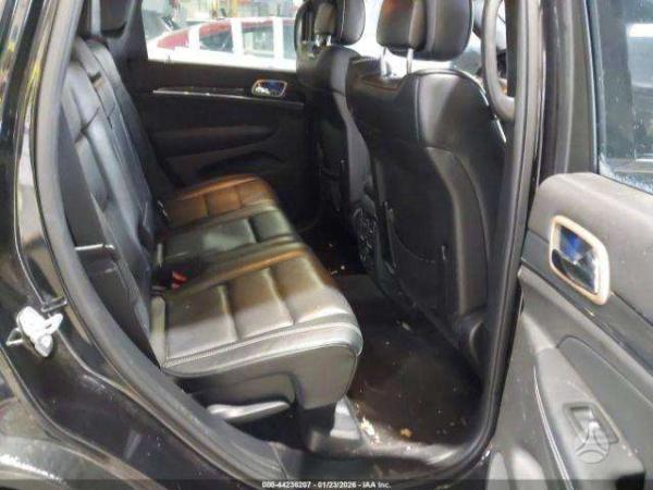 Melns Jeep Grand Cherokee 2016 Šauļi, ar dzinēja tilpumu 5.65 L un nobraukumu 208 tūkst. km par 11400 €, foto 10 vietnē AUTOMOTO.COM.LV