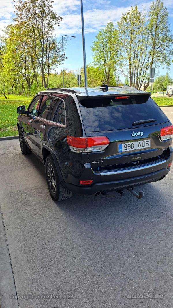 Black Jeep Grand Cherokee 2017 in Tallinn, with an engine capacity of 3.00 L and mileage of 380 thousand km for 16300 €, photo 11 on AUTOMOTO.COM.LV