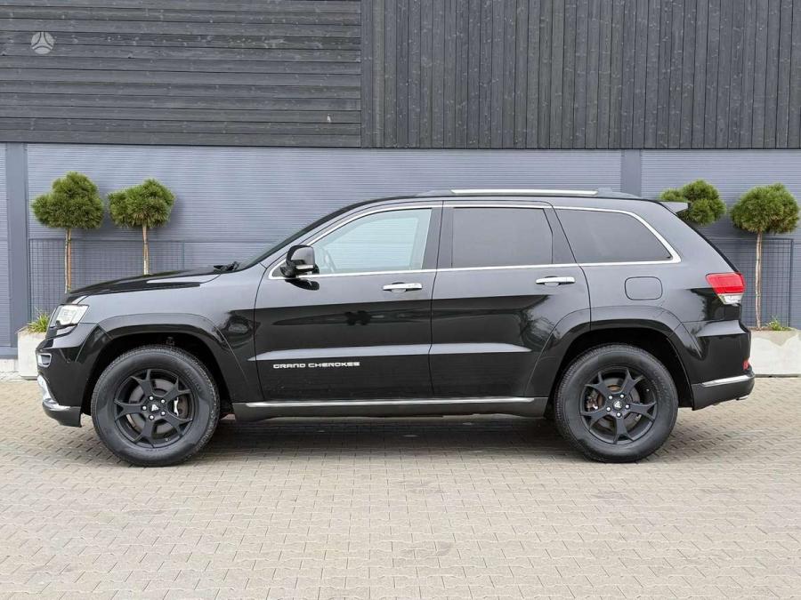 Melns Jeep Grand Cherokee 2017 Šauļi, ar dzinēja tilpumu 2.99 L un nobraukumu 116 tūkst. km par 17690 €, foto 4 vietnē AUTOMOTO.COM.LV