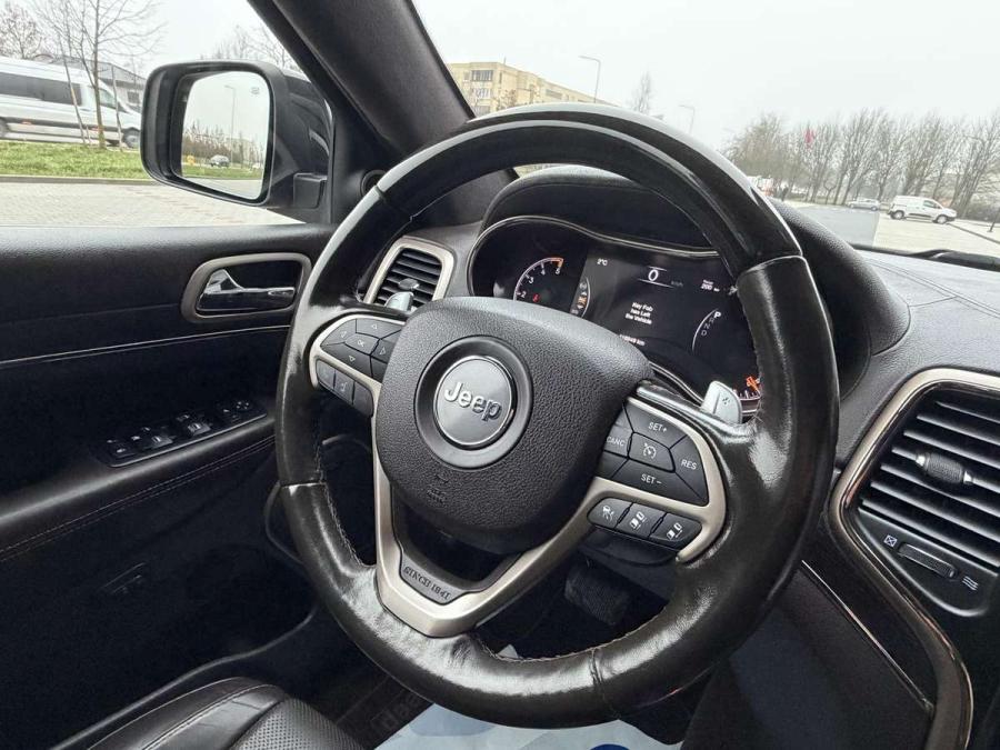 Melns Jeep Grand Cherokee 2017 Šauļi, ar dzinēja tilpumu 2.99 L un nobraukumu 116 tūkst. km par 17690 €, foto 30 vietnē AUTOMOTO.COM.LV