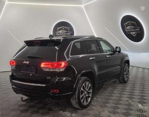 Black Jeep Grand Cherokee 2017 in Marijampole, with an engine capacity of 2.99 L and mileage of 166 thousand km for 17850 €, photo 35 on AUTOMOTO.COM.LV
