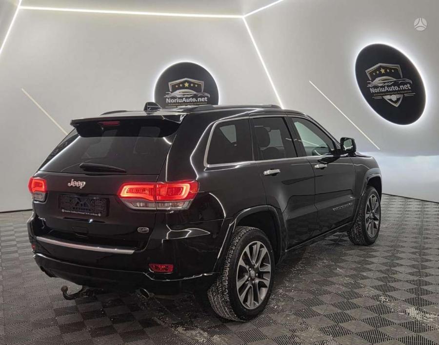 Black Jeep Grand Cherokee 2017 in Marijampole, with an engine capacity of 2.99 L and mileage of 166 thousand km for 17850 €, photo 35 on AUTOMOTO.COM.LV