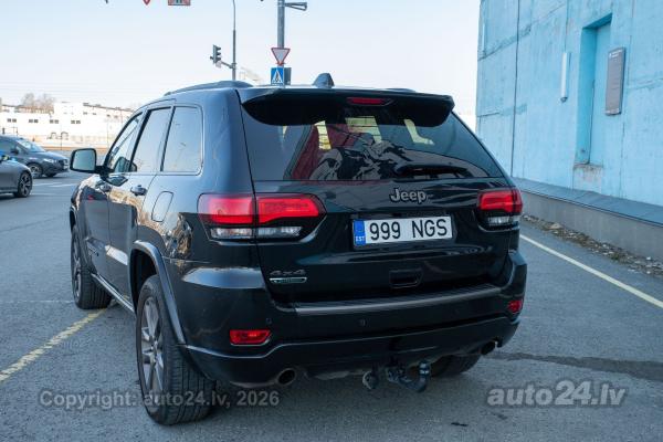 Melns Jeep Grand Cherokee 2017 Tallina, ar dzinēja tilpumu 3.00 L un nobraukumu 258 tūkst. km par 19400 €, foto 4 vietnē AUTOMOTO.COM.LV