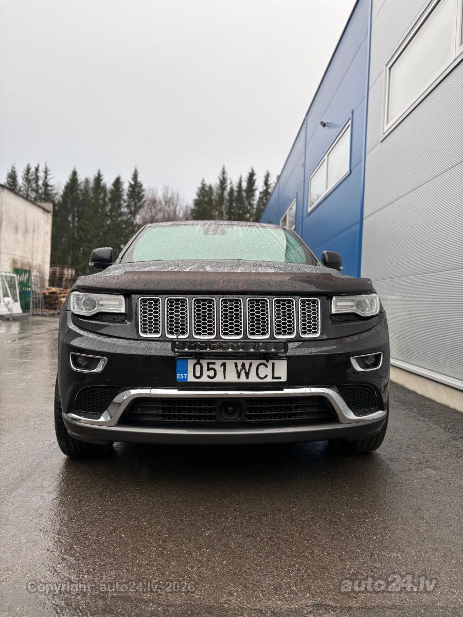 Black Jeep Grand Cherokee 2017 in Tallinn, with an engine capacity of 3.00 L and mileage of 227 thousand km for 23000 €, photo 1 on AUTOMOTO.COM.LV