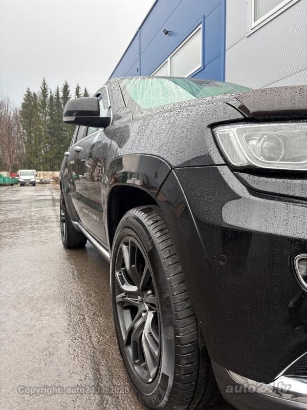 Black Jeep Grand Cherokee 2017 in Tallinn, with an engine capacity of 3.00 L and mileage of 227 thousand km for 23000 €, photo 2 on AUTOMOTO.COM.LV