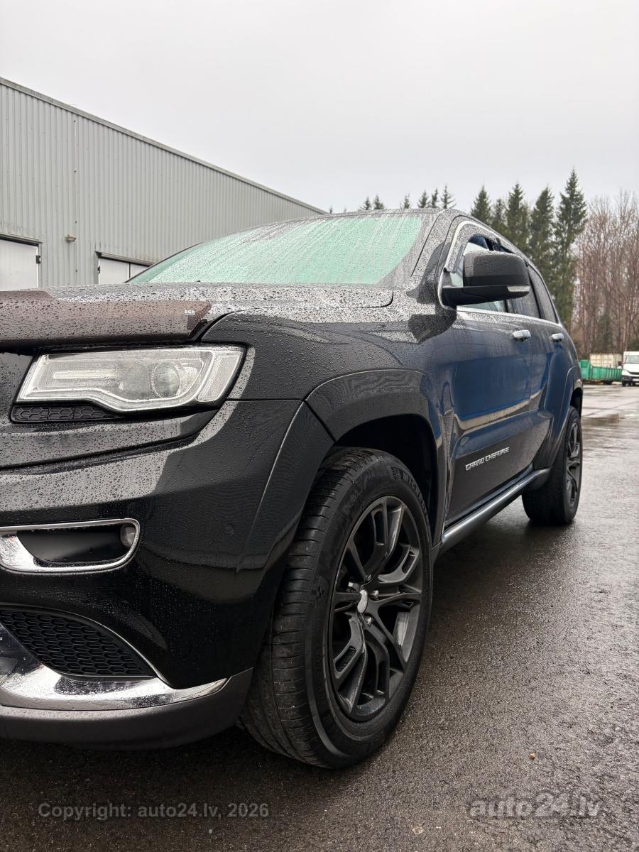 Black Jeep Grand Cherokee 2017 in Tallinn, with an engine capacity of 3.00 L and mileage of 227 thousand km for 23000 €, photo 5 on AUTOMOTO.COM.LV