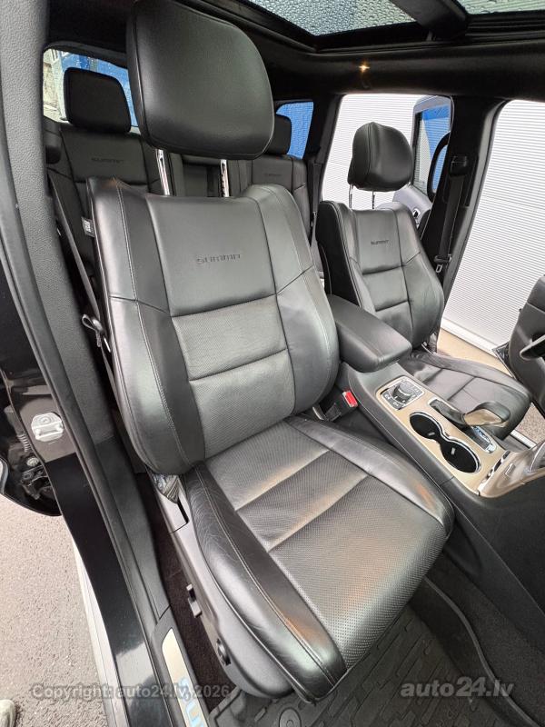 Black Jeep Grand Cherokee 2017 in Tallinn, with an engine capacity of 3.00 L and mileage of 227 thousand km for 23000 €, photo 7 on AUTOMOTO.COM.LV