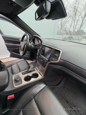 Black Jeep Grand Cherokee 2017 in Tallinn, with an engine capacity of 3.00 L and mileage of 227 thousand km for 23000 €, photo 10 on AUTOMOTO.COM.LV