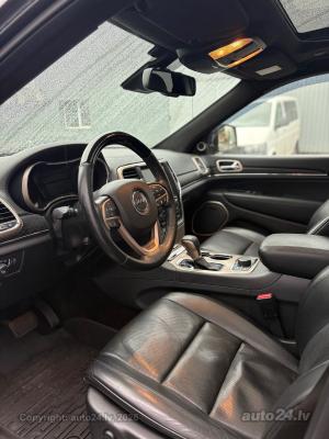 Black Jeep Grand Cherokee 2017 in Tallinn, with an engine capacity of 3.00 L and mileage of 227 thousand km for 23000 €, photo 14 on AUTOMOTO.COM.LV