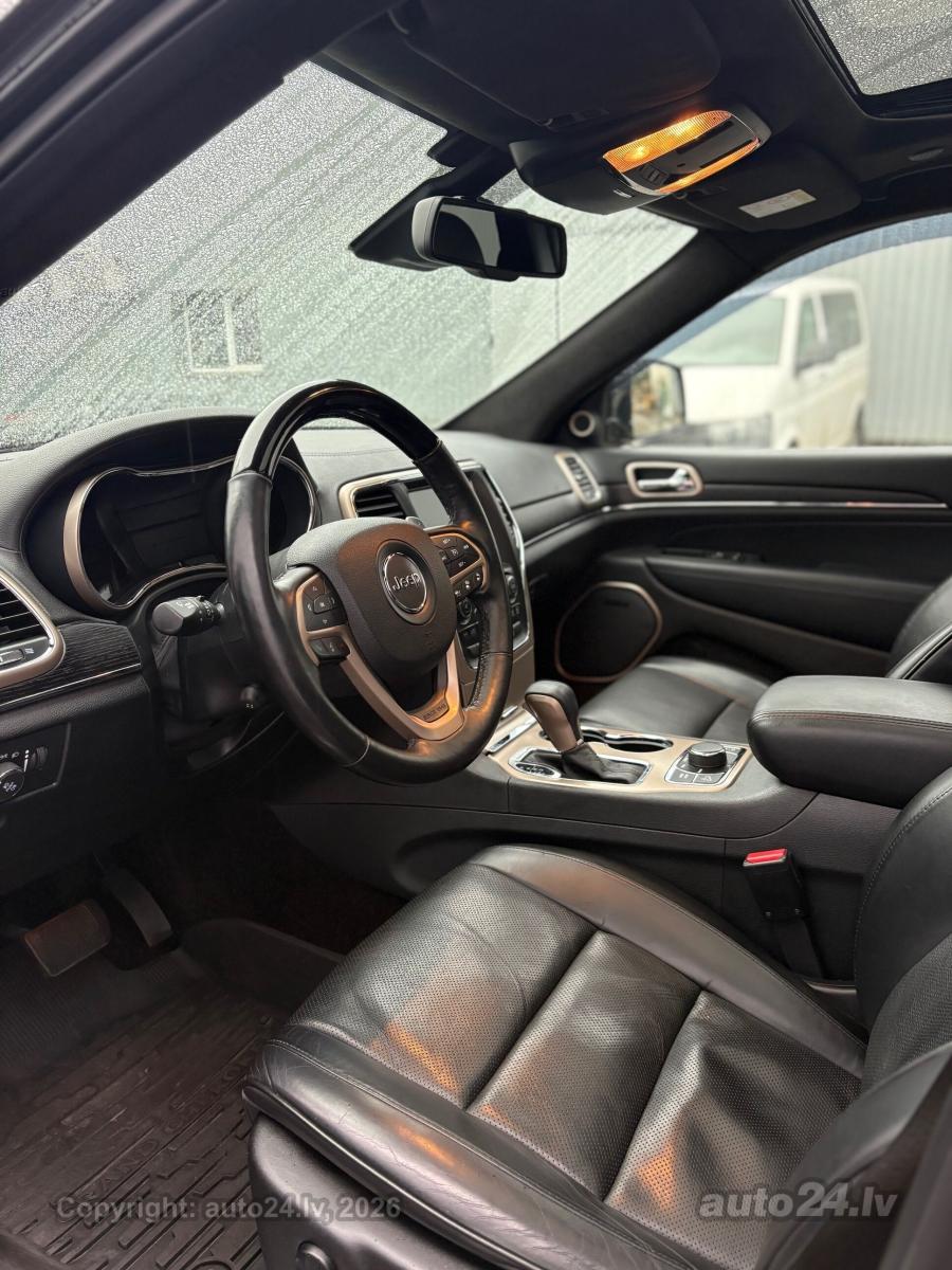 Black Jeep Grand Cherokee 2017 in Tallinn, with an engine capacity of 3.00 L and mileage of 227 thousand km for 23000 €, photo 14 on AUTOMOTO.COM.LV