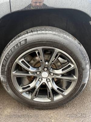 Black Jeep Grand Cherokee 2017 in Tallinn, with an engine capacity of 3.00 L and mileage of 227 thousand km for 23000 €, photo 24 on AUTOMOTO.COM.LV