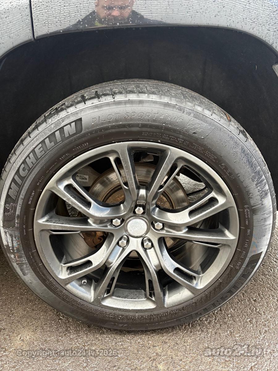 Black Jeep Grand Cherokee 2017 in Tallinn, with an engine capacity of 3.00 L and mileage of 227 thousand km for 23000 €, photo 24 on AUTOMOTO.COM.LV