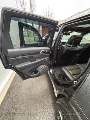 Black Jeep Grand Cherokee 2017 in Tallinn, with an engine capacity of 3.00 L and mileage of 227 thousand km for 23000 €, photo 27 on AUTOMOTO.COM.LV