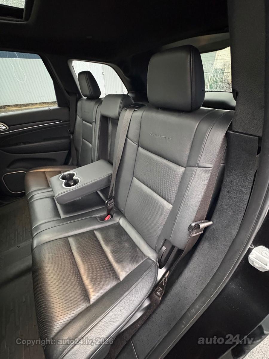Black Jeep Grand Cherokee 2017 in Tallinn, with an engine capacity of 3.00 L and mileage of 227 thousand km for 23000 €, photo 28 on AUTOMOTO.COM.LV