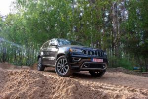 Черный Джип Гранд Чероки 2017 в Каунас, объемом двигателя 5.70 л и пробегом 145 тыс. км за 17500 €, фото  на AUTOMOTO.COM.LV