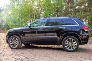 Черный Джип Гранд Чероки 2017 в Каунас, объемом двигателя 5.70 л и пробегом 145 тыс. км за 17500 €, фото 10 на AUTOMOTO.COM.LV